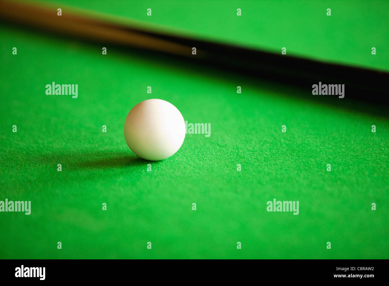 Billiard game queue hi-res stock photography and images - Alamy