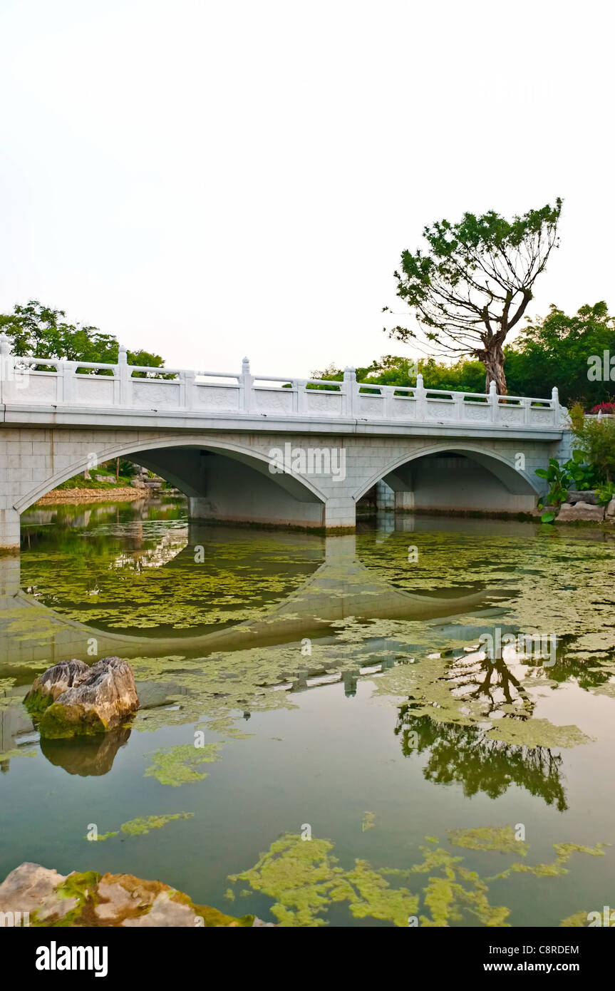 Chinese bridge architecture hi-res stock photography and images - Alamy