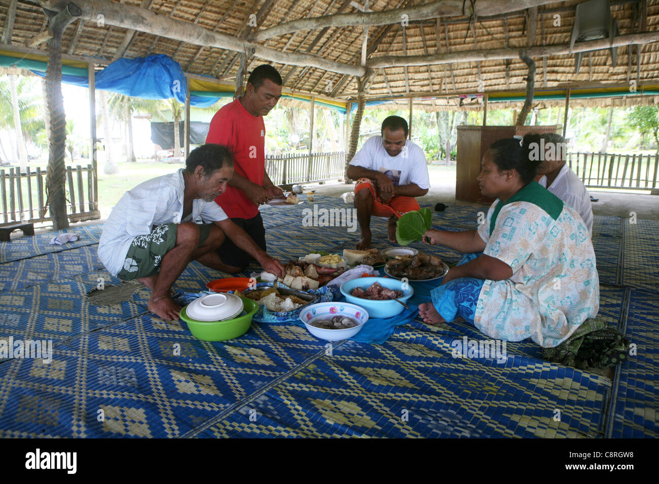 Tuvalu house funafuti hi-res stock photography and images - Alamy