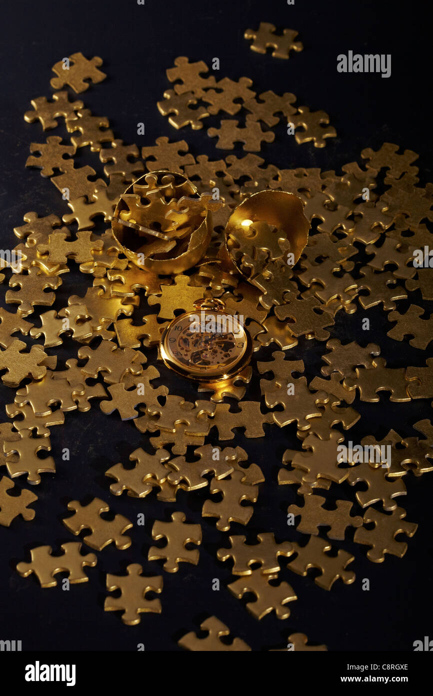 Broken jigsaw hi-res stock photography and images - Alamy