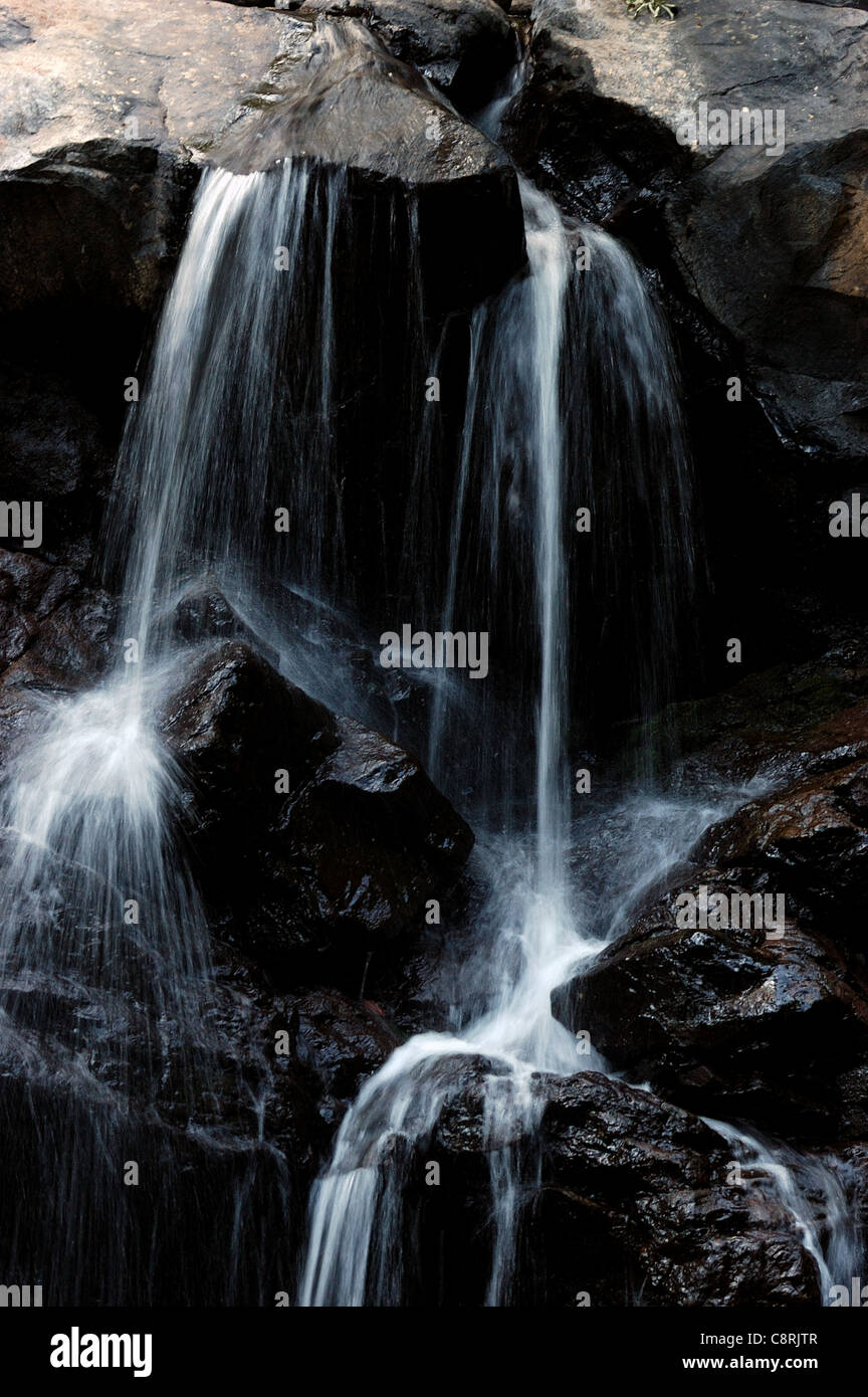 Water streaming down rocks hi-res stock photography and images - Alamy