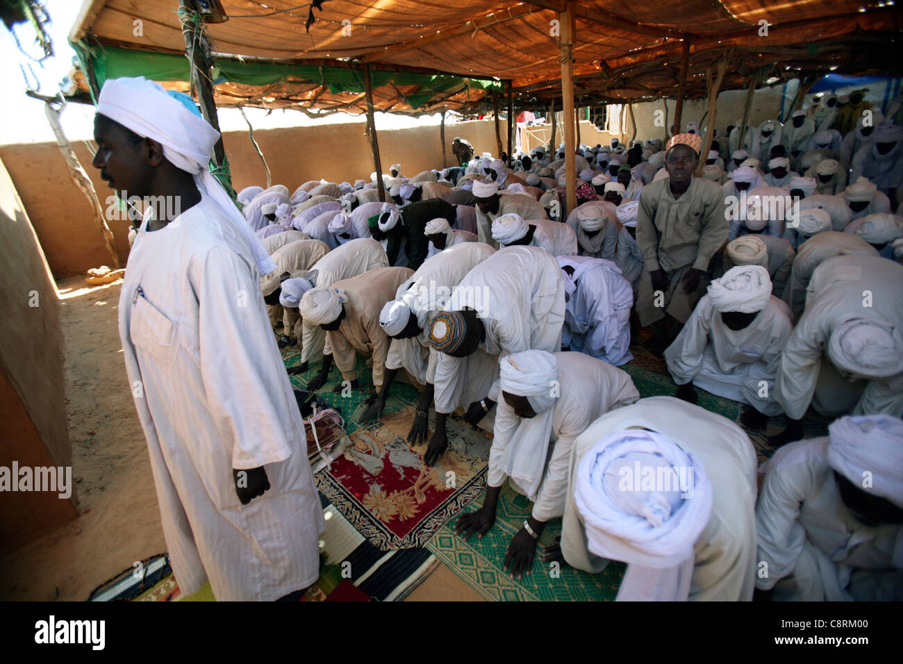 Mosque in a Sudanese refugee camp in Chad Stock Photo - Alamy