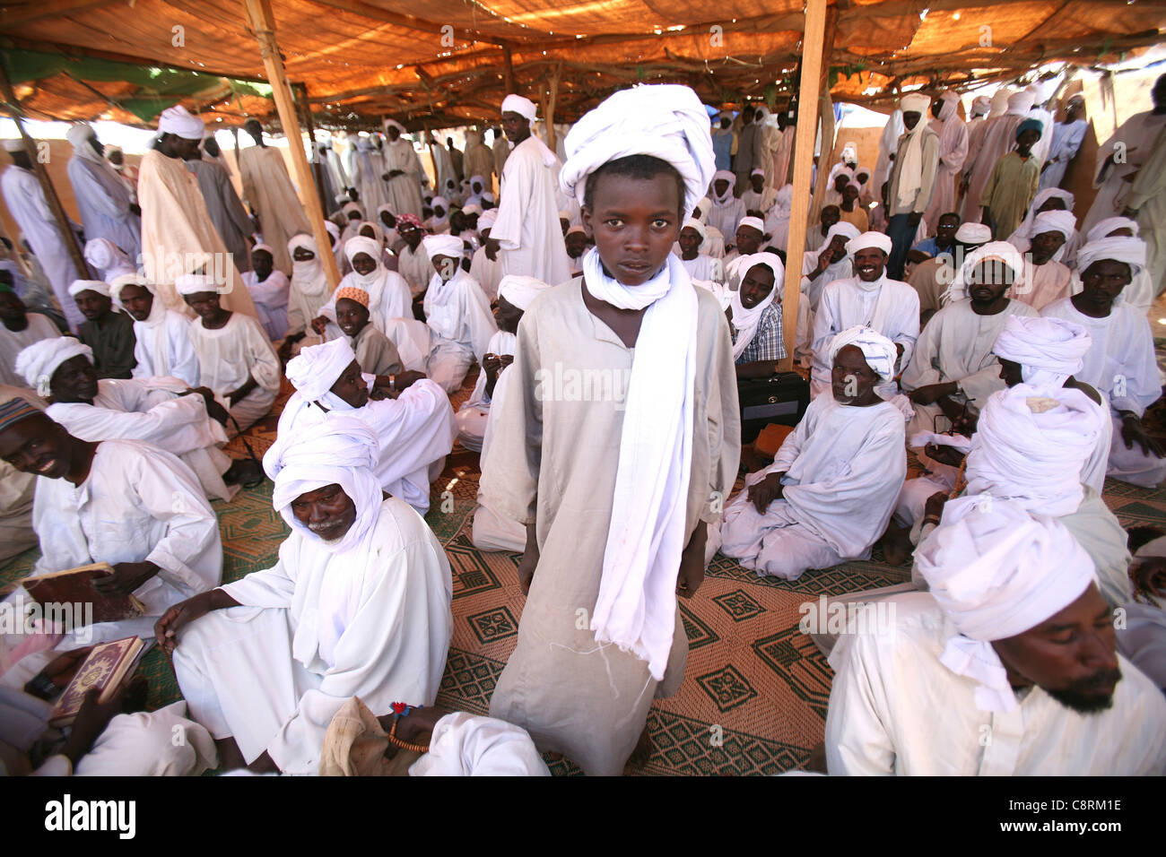 Mosque in a Sudanese refugee camp in Chad Stock Photo - Alamy