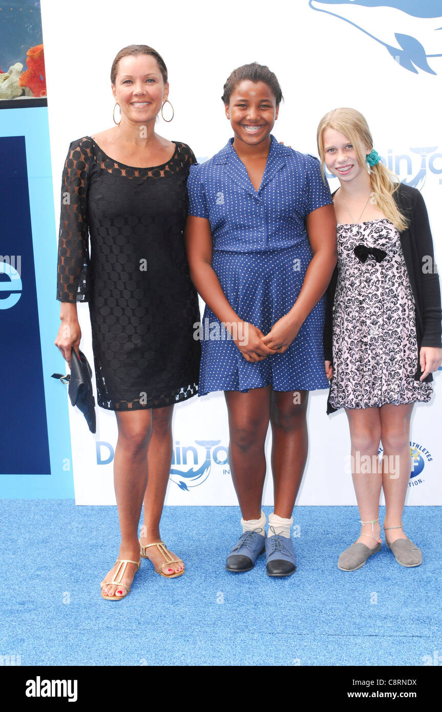 Vanessa Williams, kids at arrivals for DOLPHIN TALE Premiere, Village ...