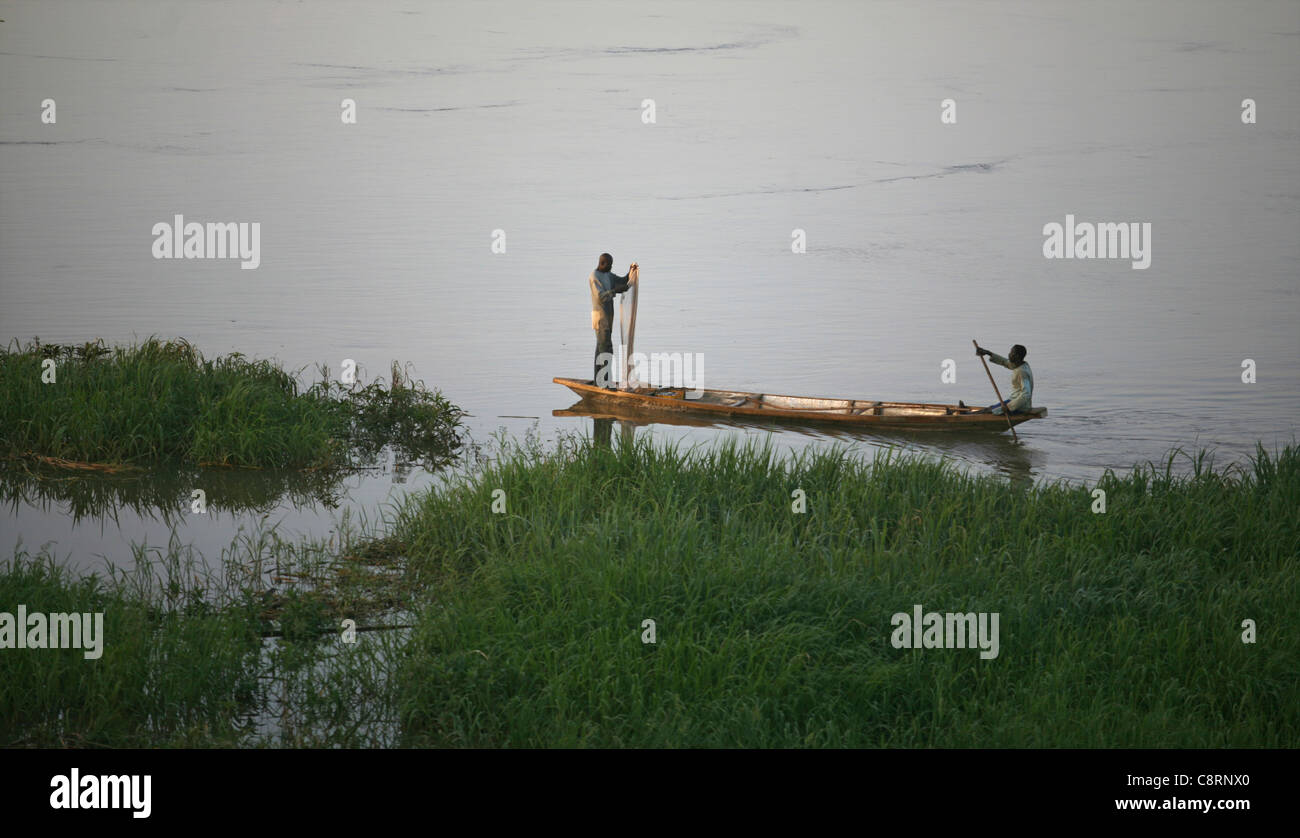 fishermen at work in Chad Stock Photo - Alamy