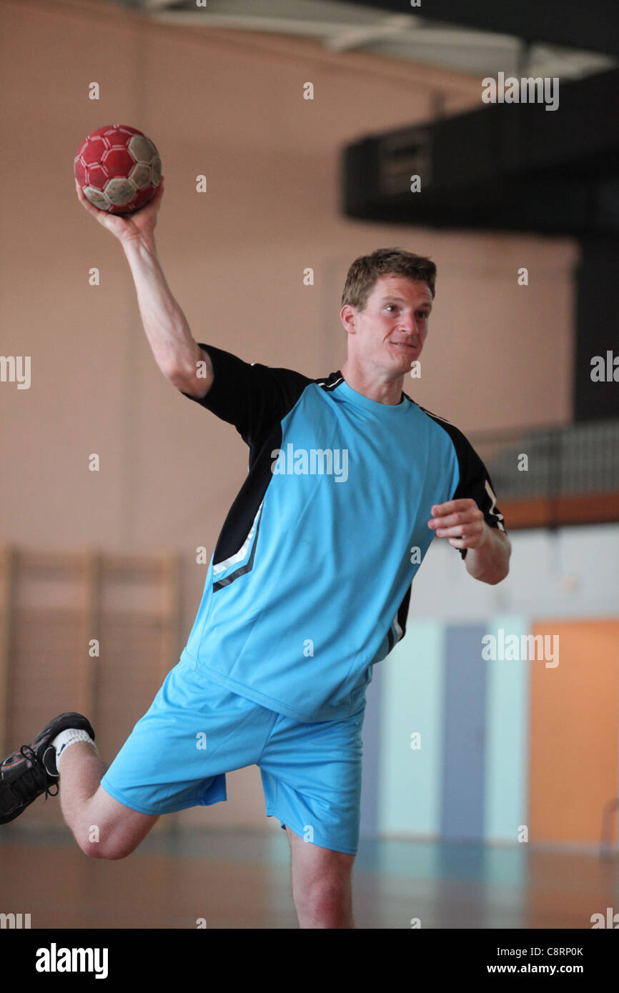 Handball player hi-res stock photography and images - Alamy