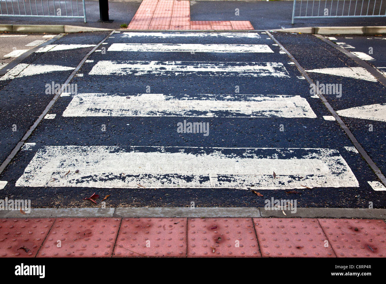 Pedestrians crossing zebra crossings hi-res stock photography and ...
