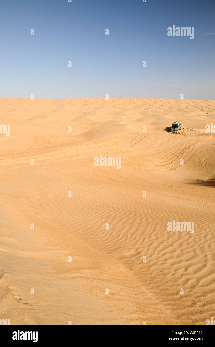 Land rover series 3 desert hi-res stock photography and images - Alamy