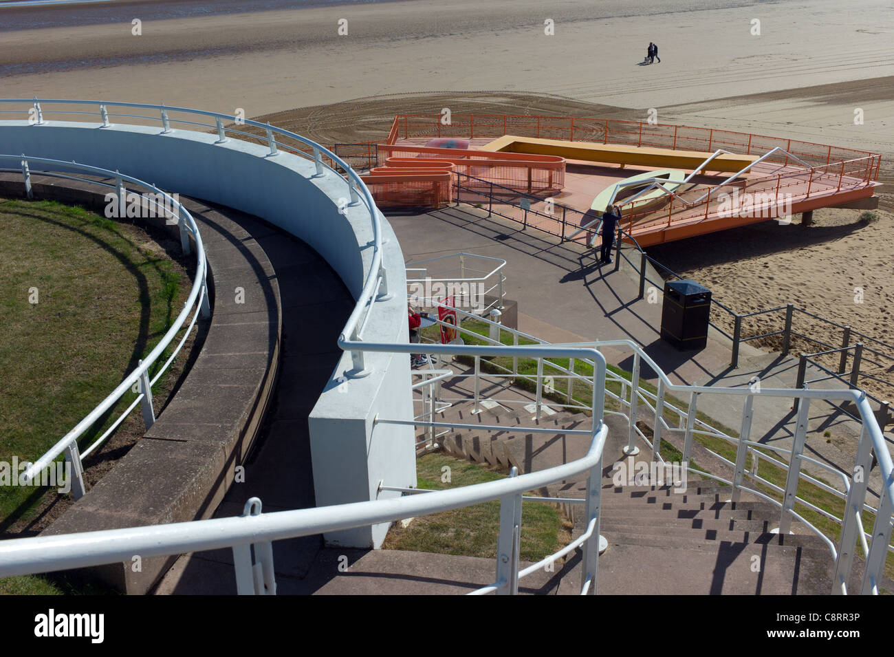 Bridlington seaside resort South beach "Couple walking on beach Stock ...