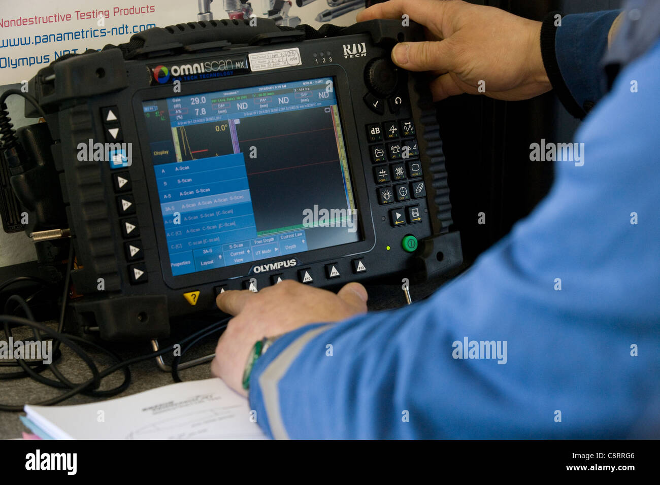 Non destructive maintenance hi-res stock photography and images - Alamy