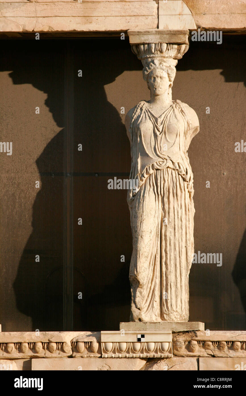 The southern balcony of the Erechtheion with the famous Caryatids Stock ...
