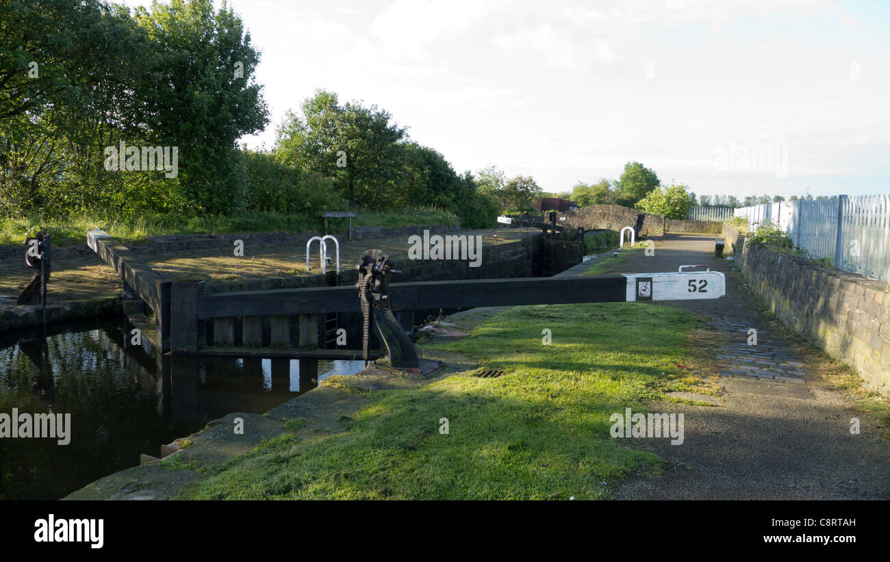 Lock on rochdale canal hi-res stock photography and images - Alamy