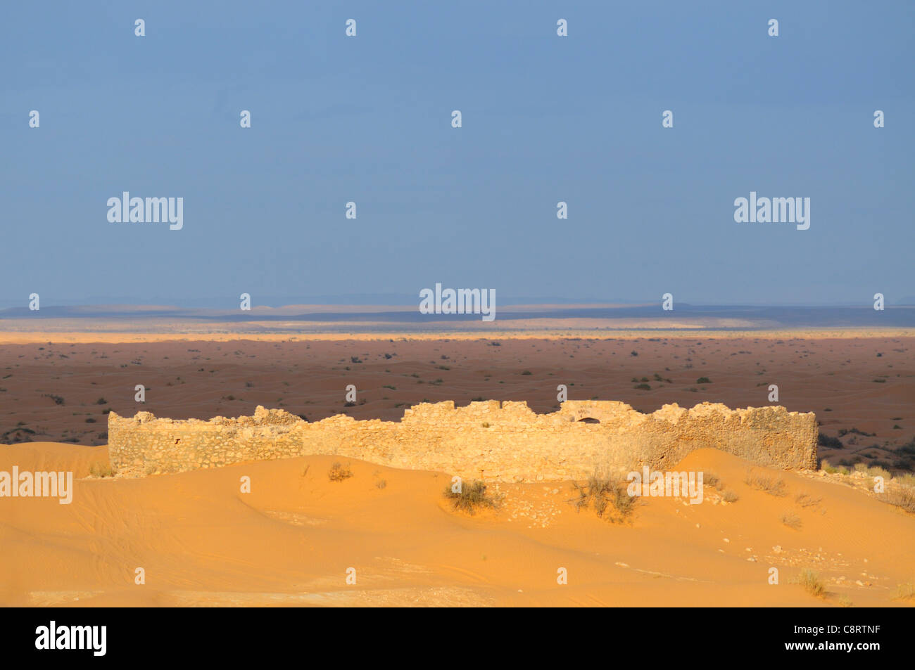Ksar ghilane hi-res stock photography and images - Alamy