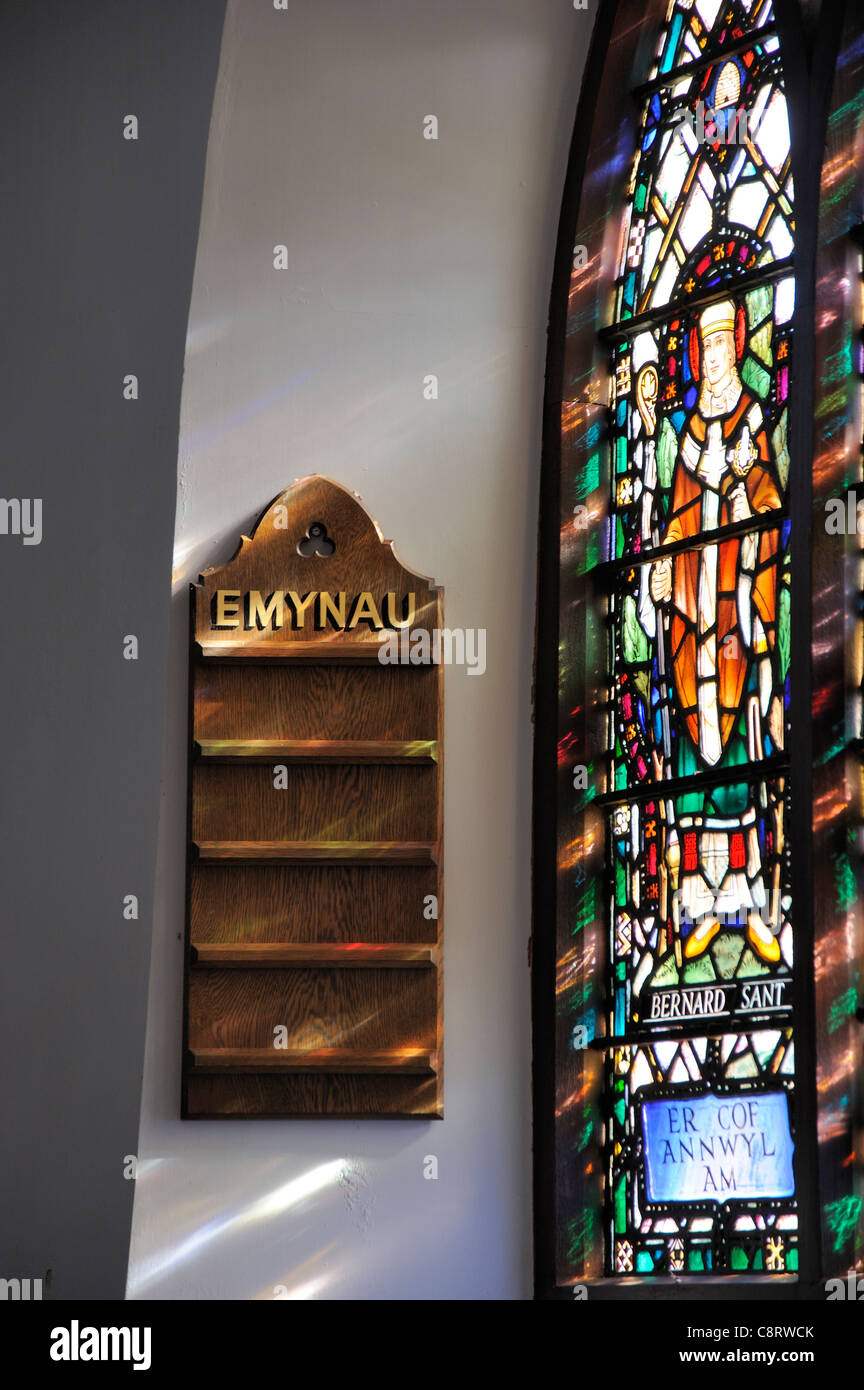 Emynau, Hymn number board in Welsh Stock Photo - Alamy