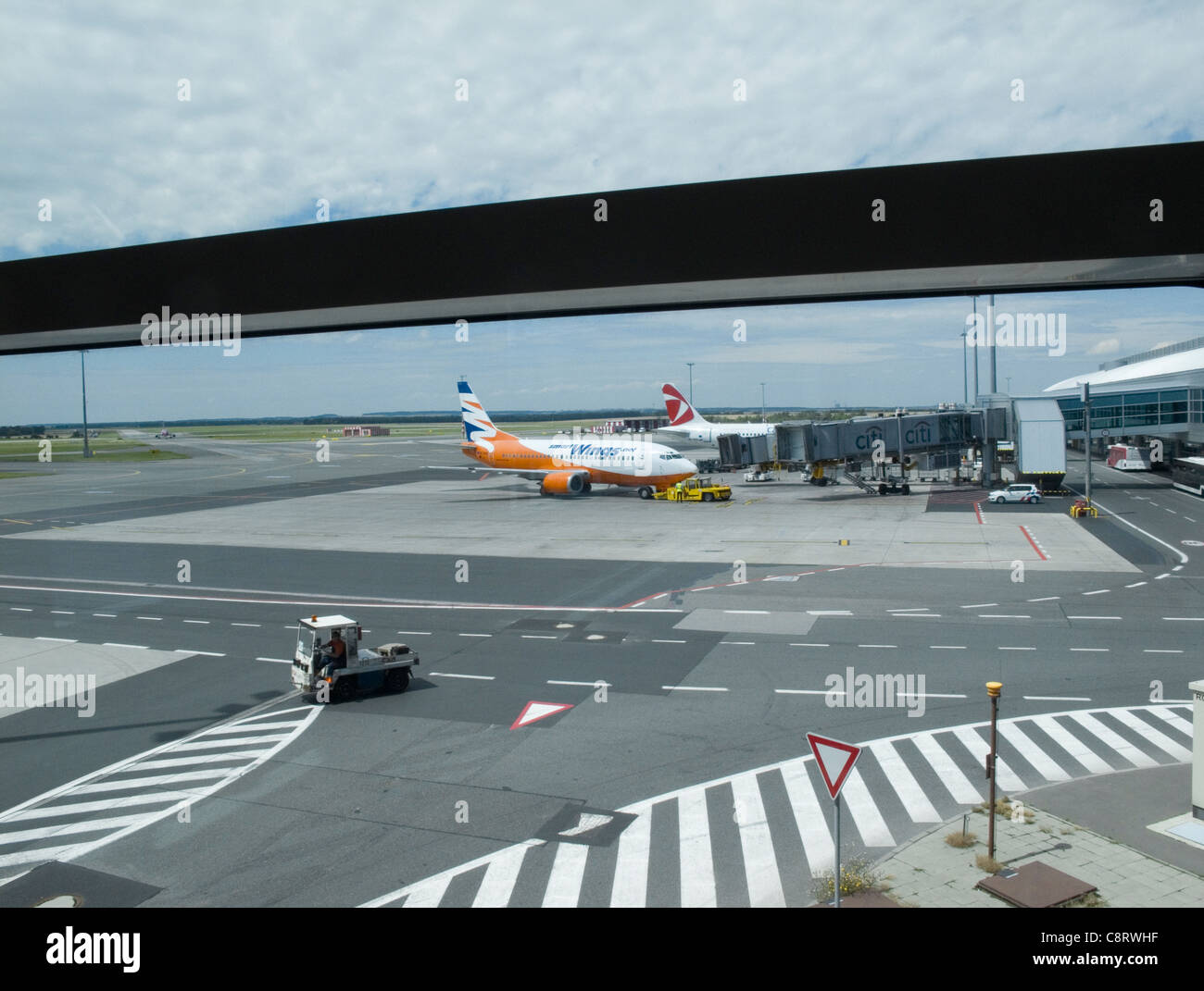 Prague ruzyne airport hi-res stock photography and images - Alamy