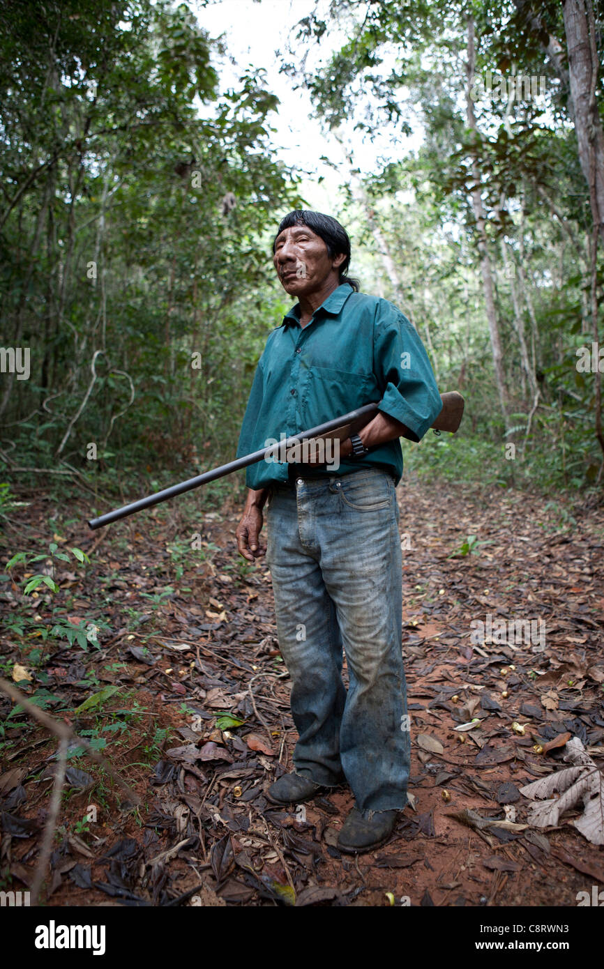 Xingu indians hunting in the Amazone, Brazil Stock Photo - Alamy