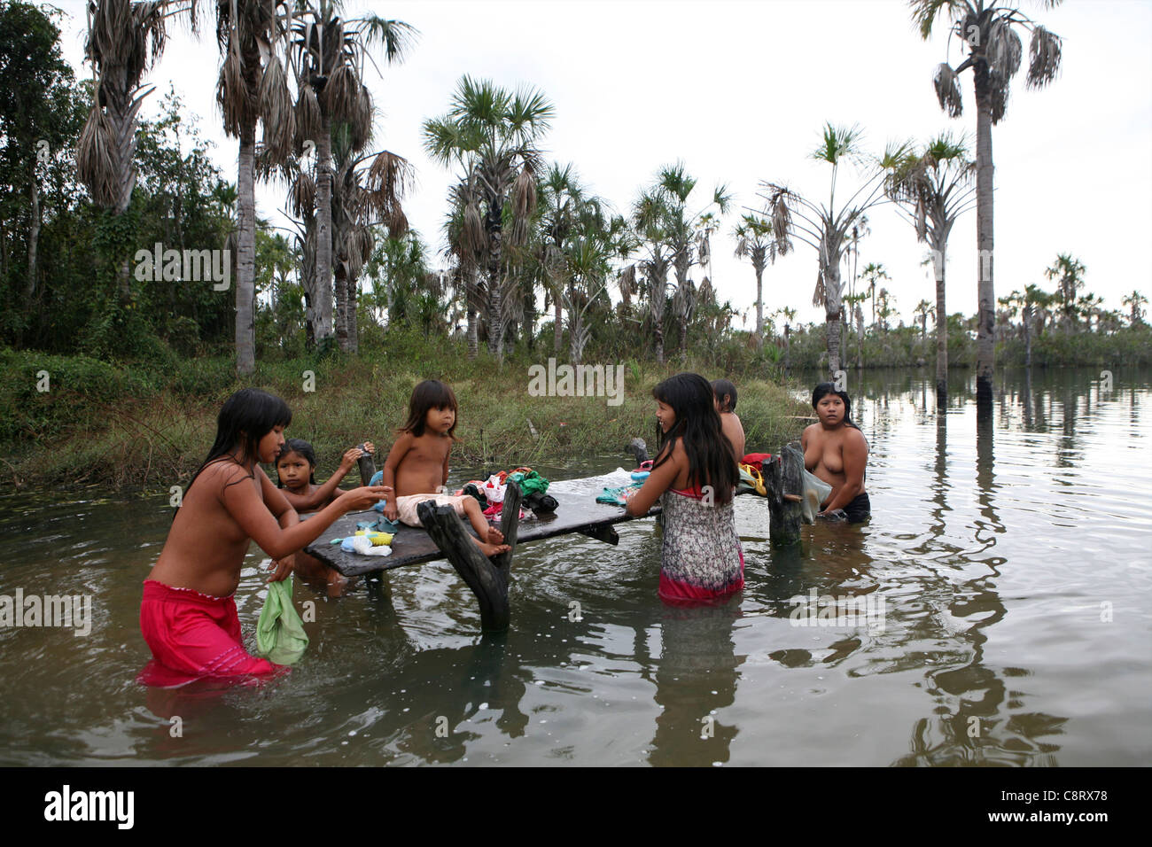 Xingu women hi-res stock photography and images - Alamy