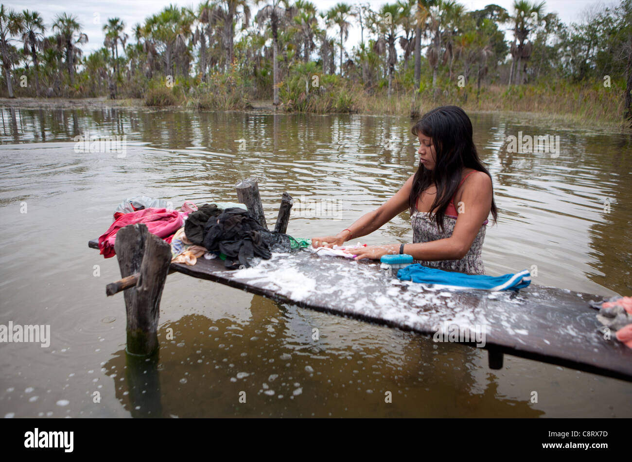 Xingu women hi-res stock photography and images - Alamy