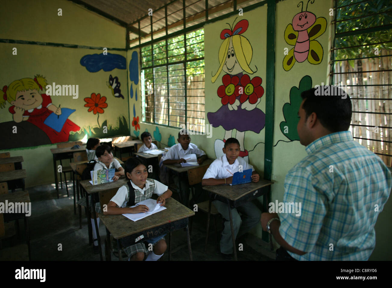 primary school in Colombia Stock Photo - Alamy