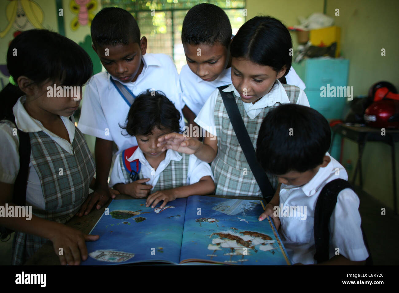 primary school in Colombia Stock Photo - Alamy