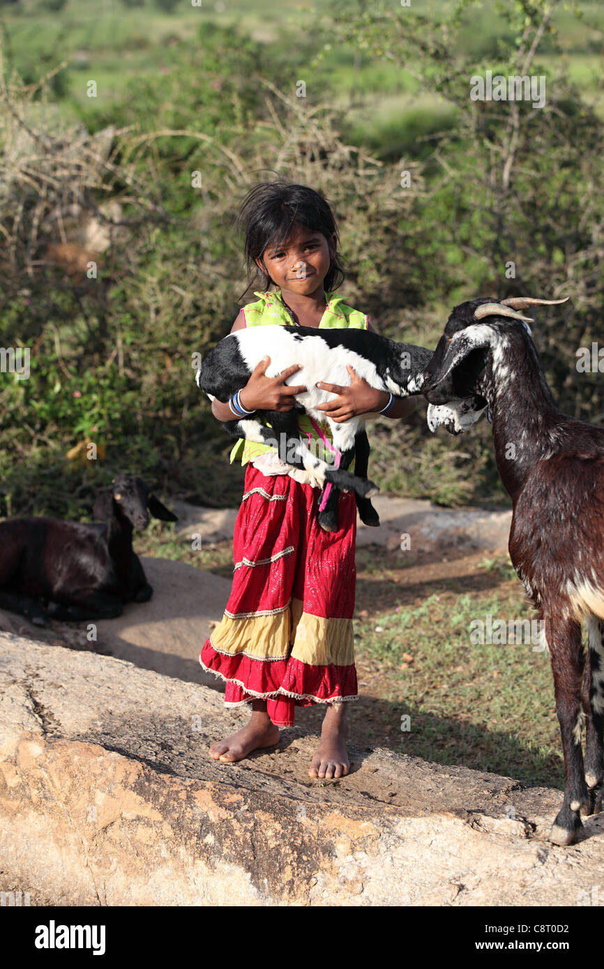 Poor lower caste indian girl hi-res stock photography and images - Alamy