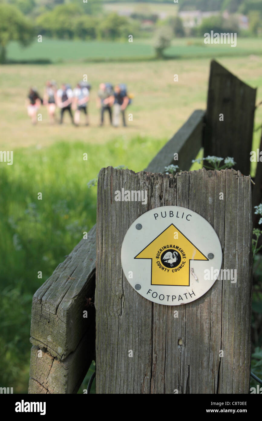 Group of students walking public footpath hi-res stock photography and ...
