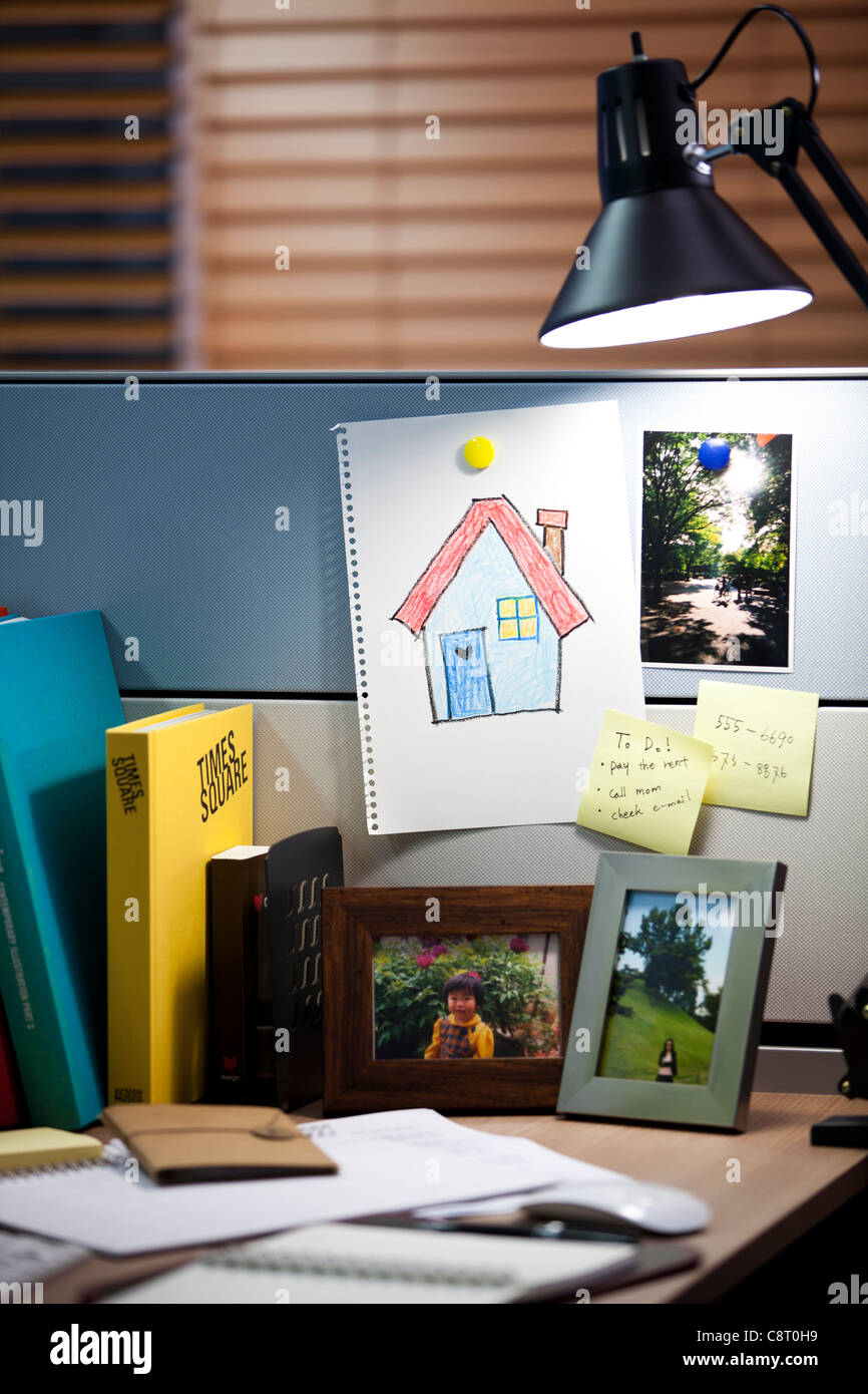 Photo frame table hi-res stock photography and images - Alamy