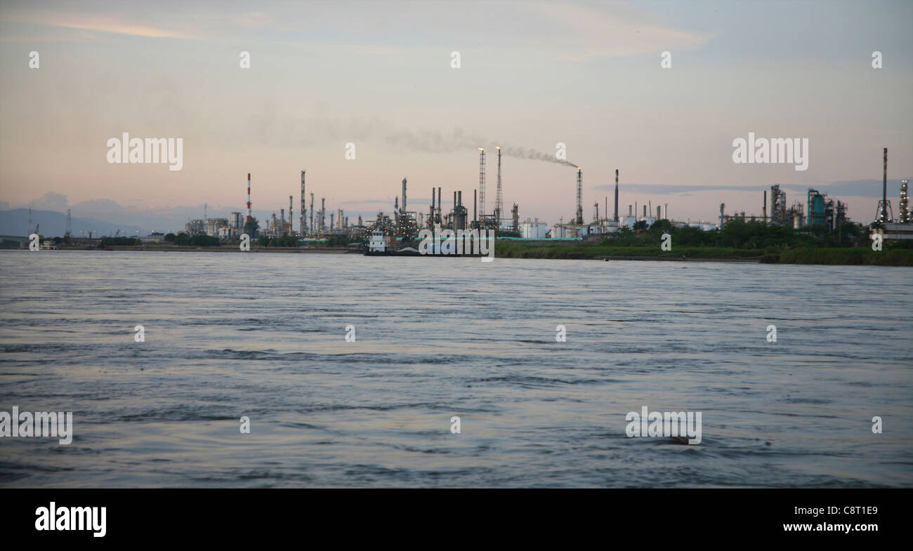 oil refinary in barrancabermeja, colombia Stock Photo - Alamy