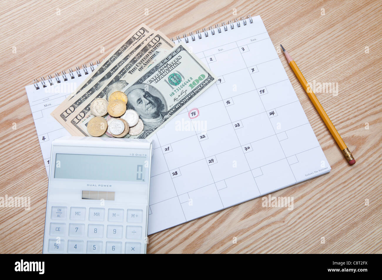 Calendar with calculator hi-res stock photography and images - Alamy