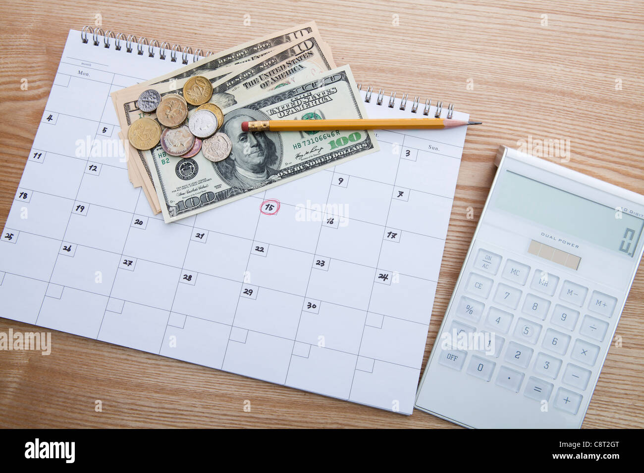 Calendar with calculator hi-res stock photography and images - Alamy