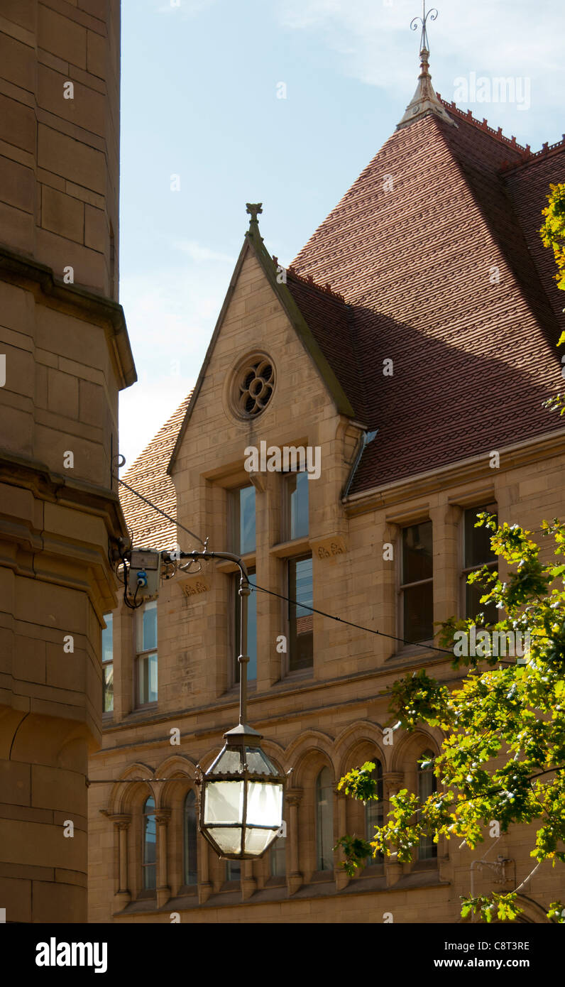 Quadrangle university hi-res stock photography and images - Alamy