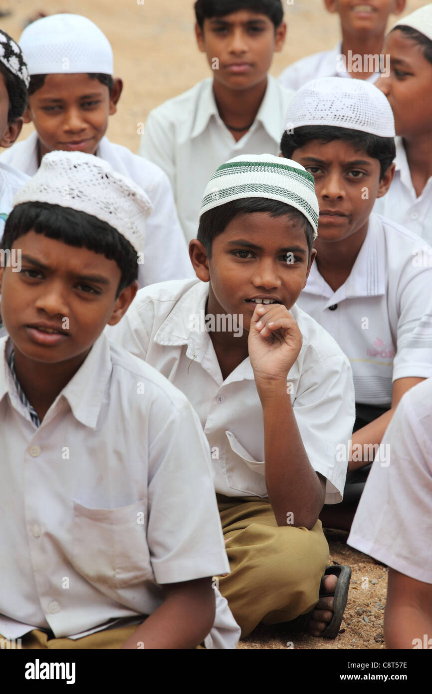 Muslim boys school hi-res stock photography and images - Alamy