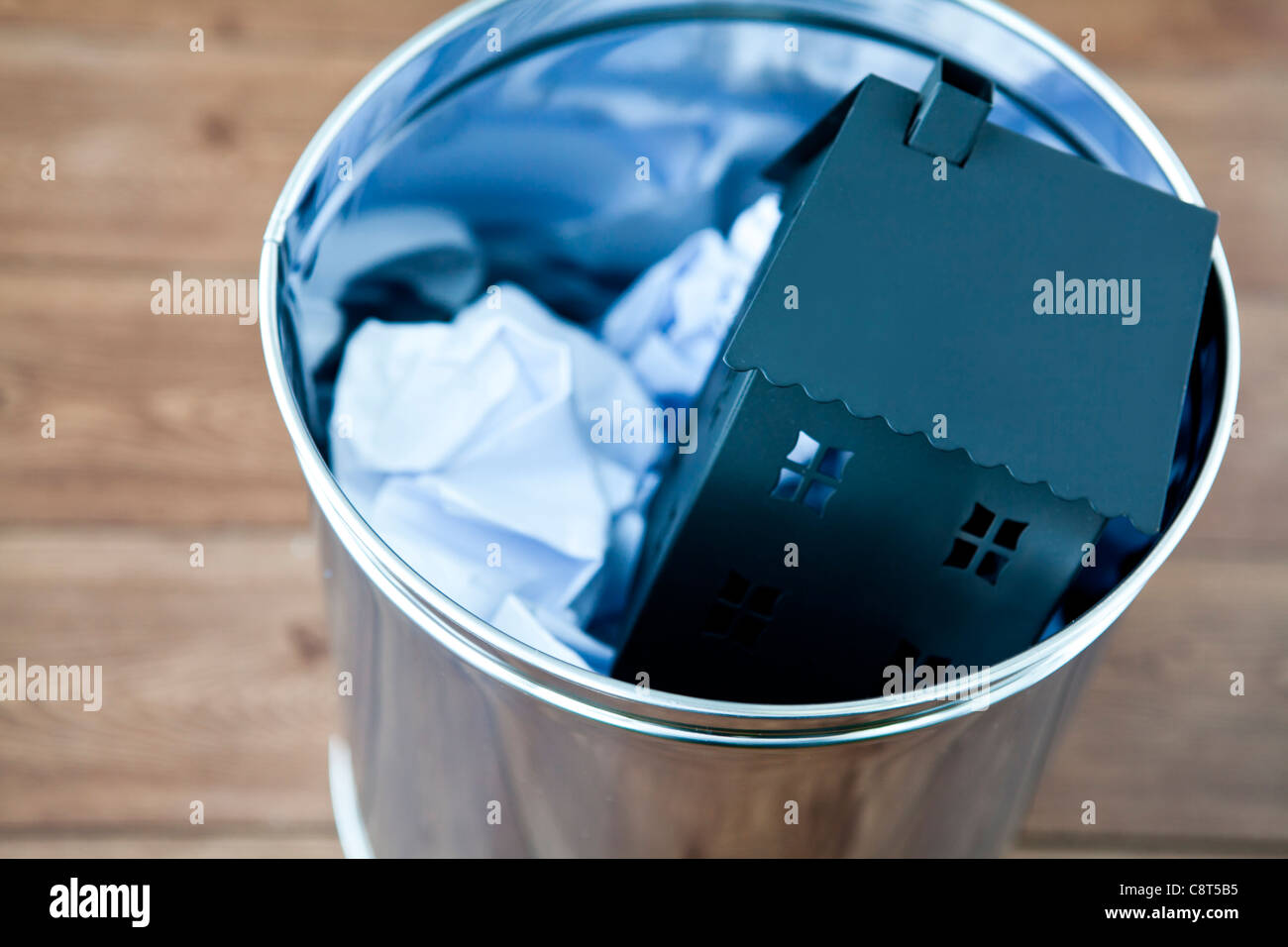 Inside dustbin hi-res stock photography and images - Alamy
