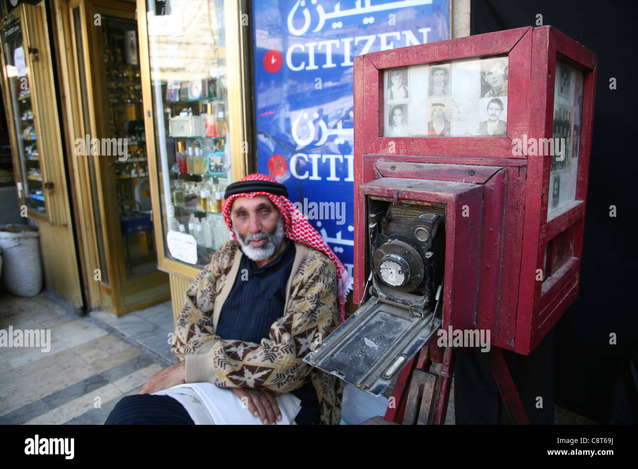 traditional photographer in Amman, Jordan Stock Photo - Alamy