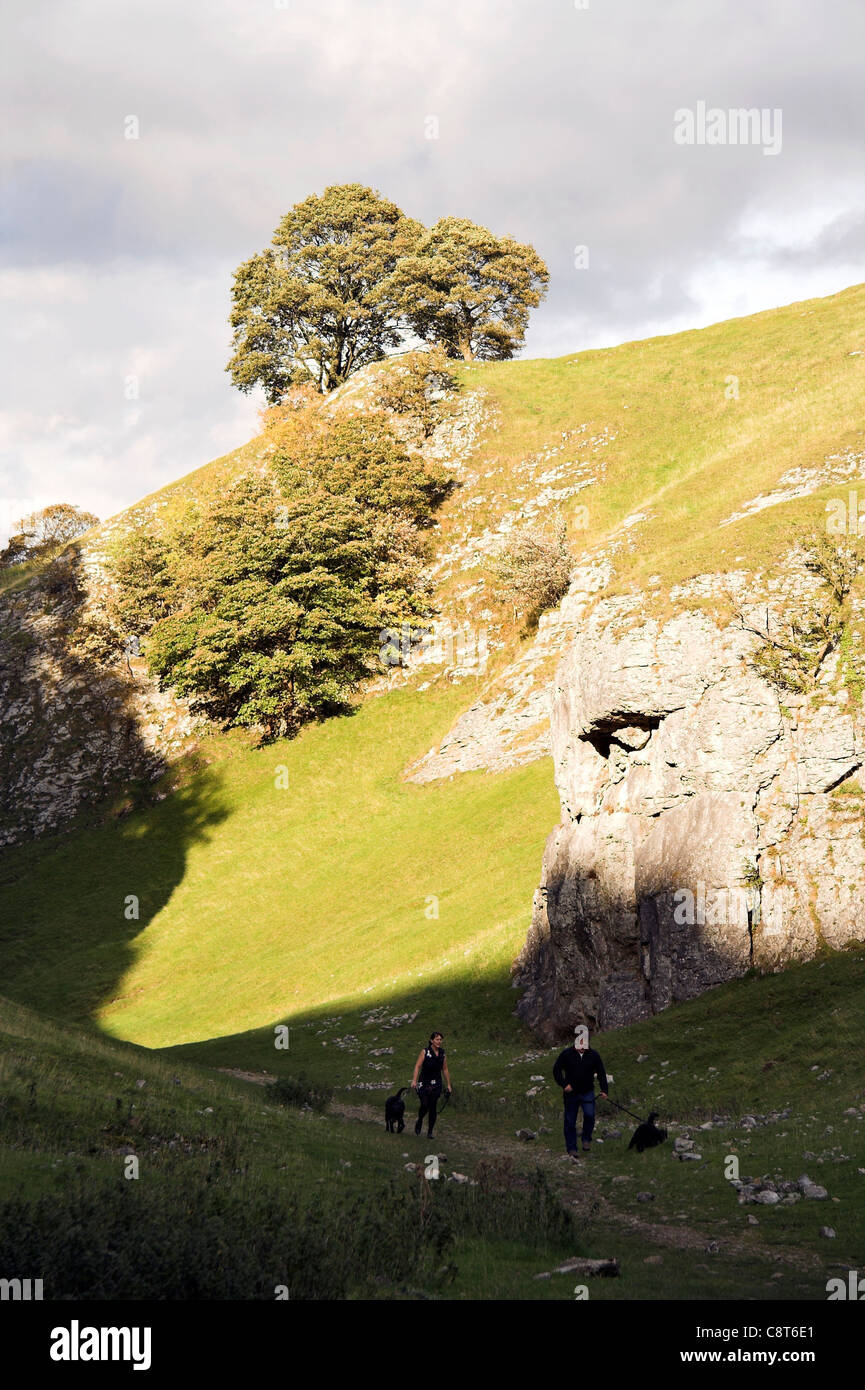 Path leading down to Cavedale, Hope Valley, Peak District, Derbyshire ...