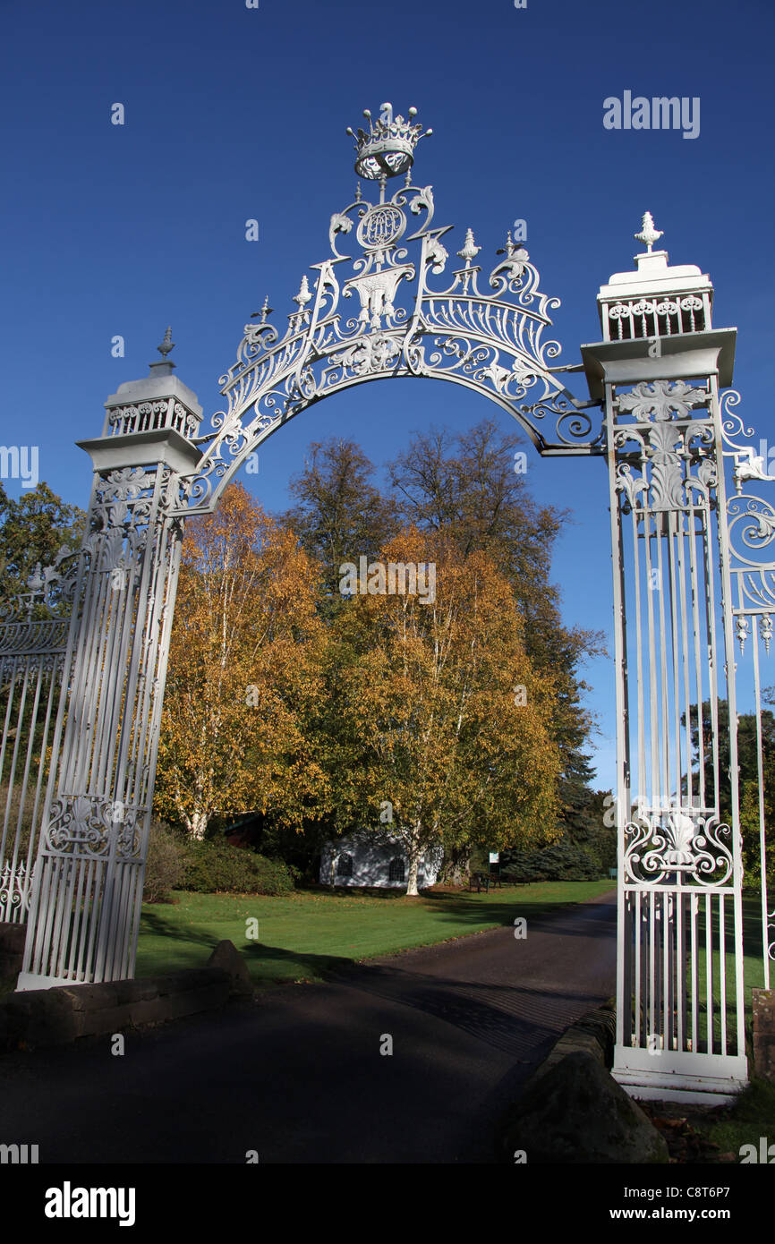 18th century wrought iron gates hi-res stock photography and images - Alamy