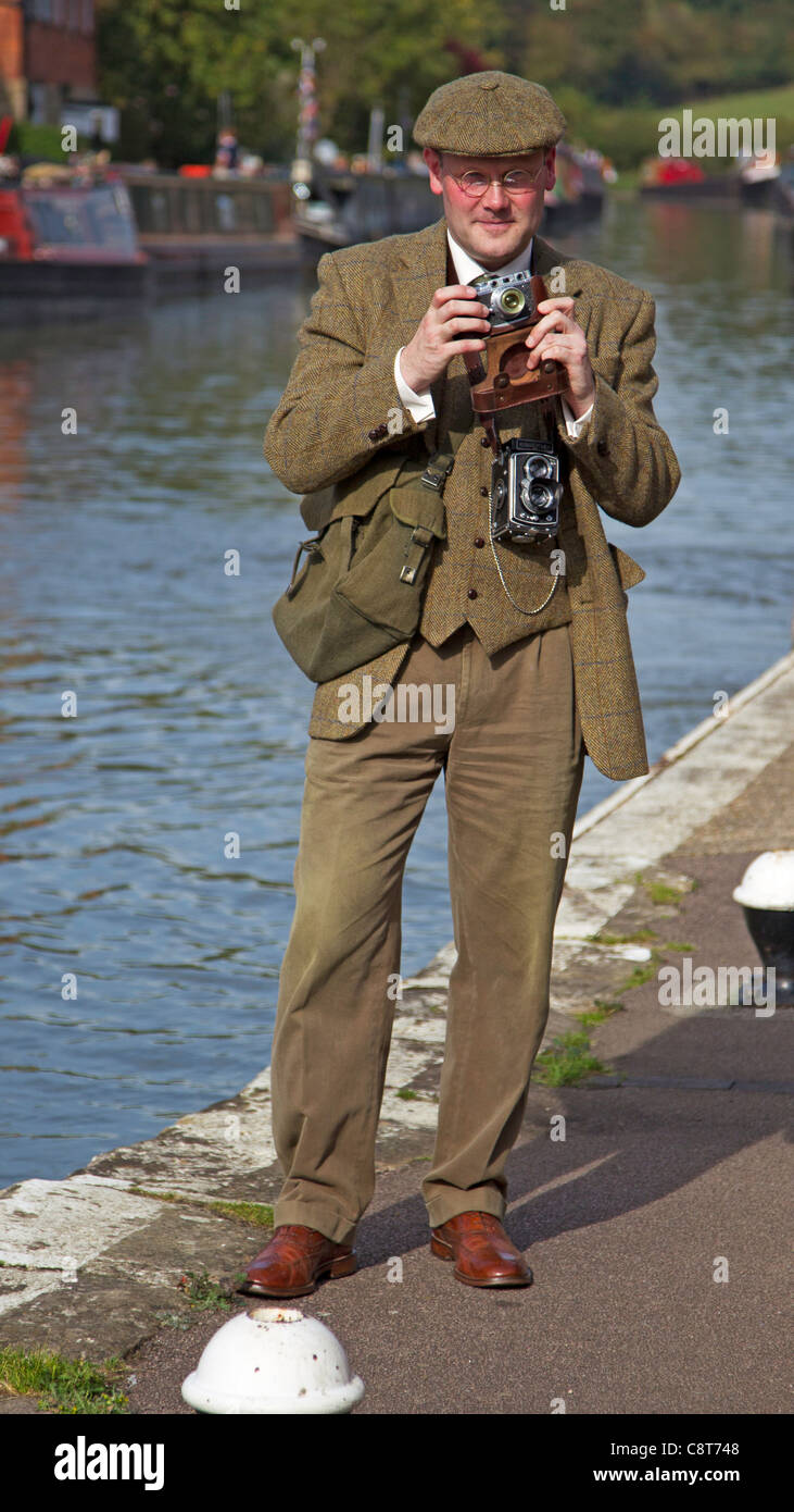 Mid C20 Amateur Photographer in Tweeds & Flat Cap with Rolleiflex 2.8F ...