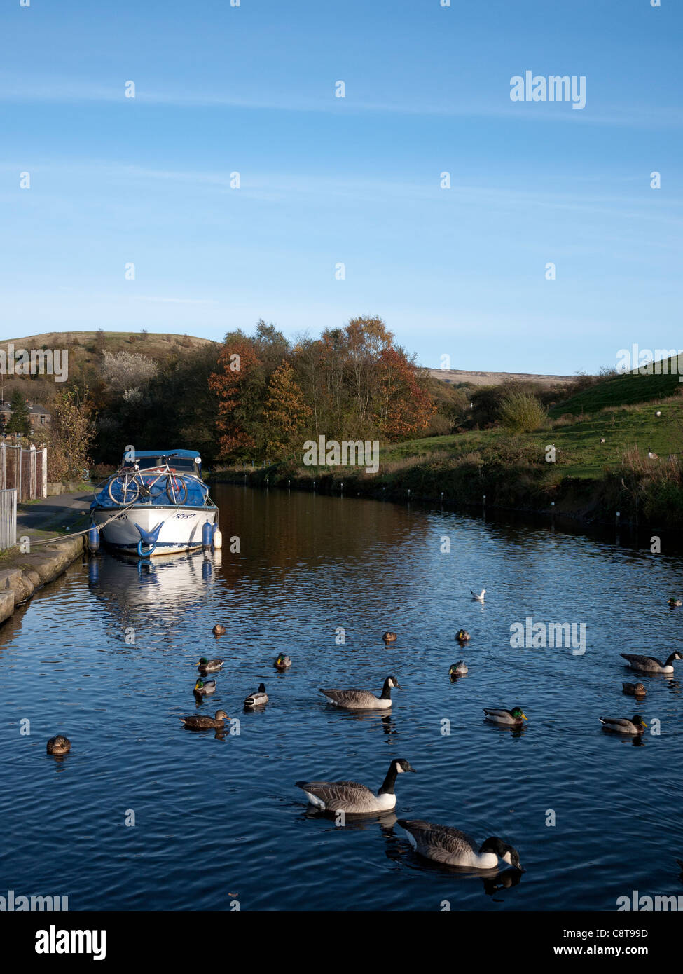 Boat moored up on the Rochdale Canal, Littleborough, Rochdale ...