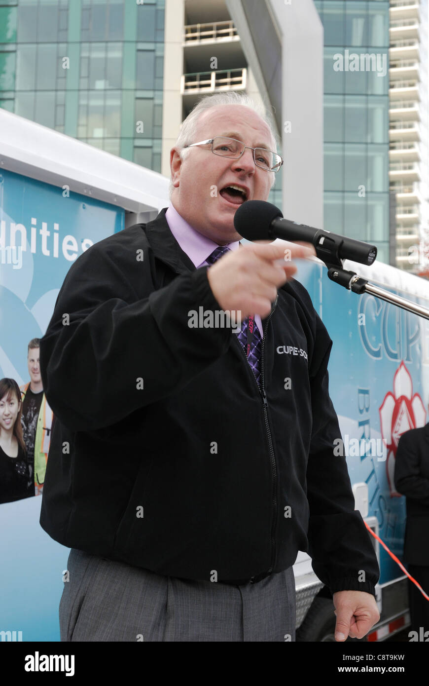 Paul Moist, National President of CUPE-SCFP, voicing his support of ...