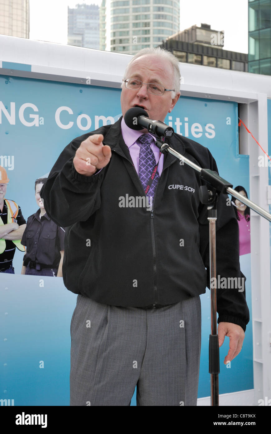 Paul Moist, National President of CUPE-SCFP, voicing his support of ...