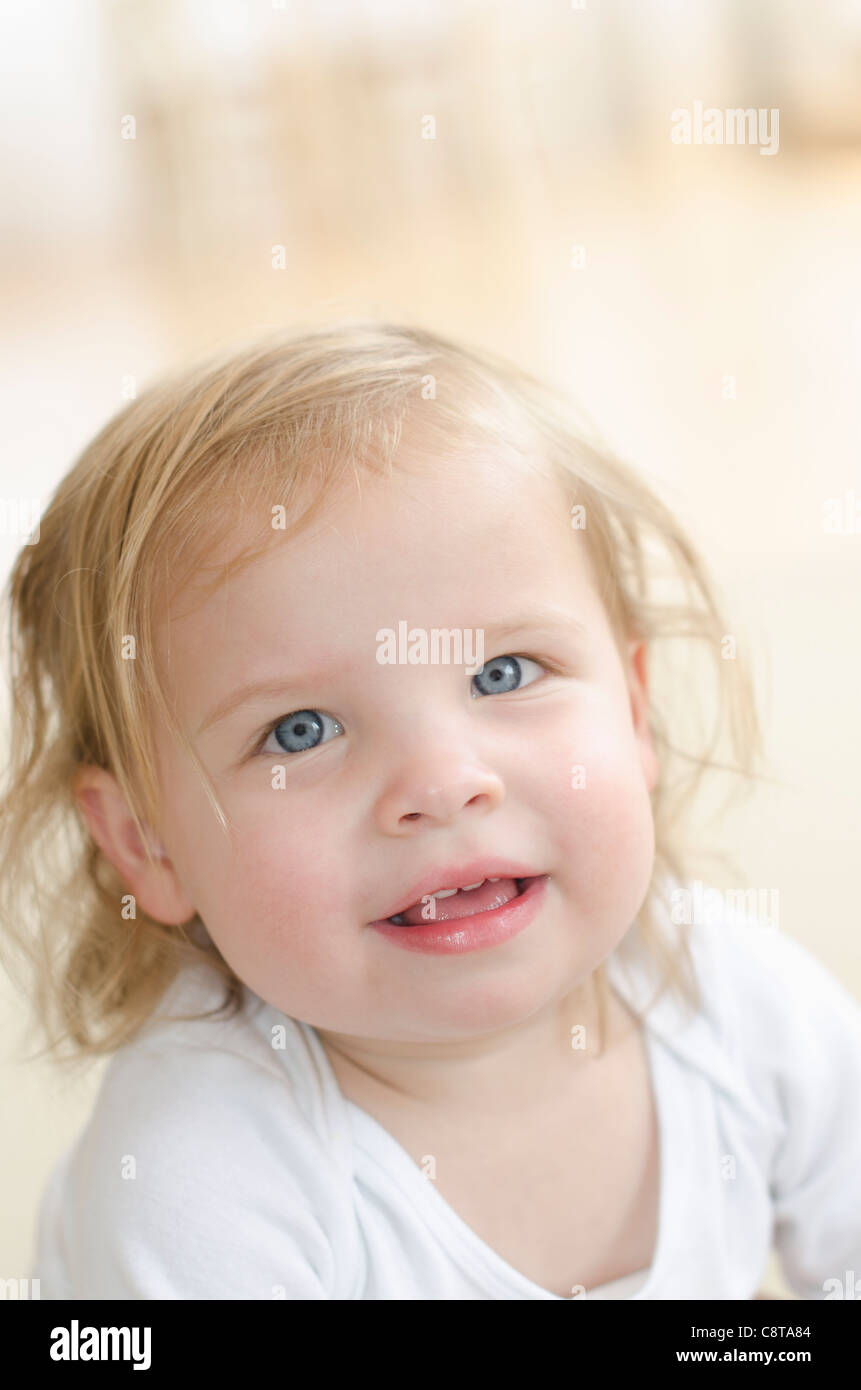 Portrait of girl smiling Stock Photo - Alamy