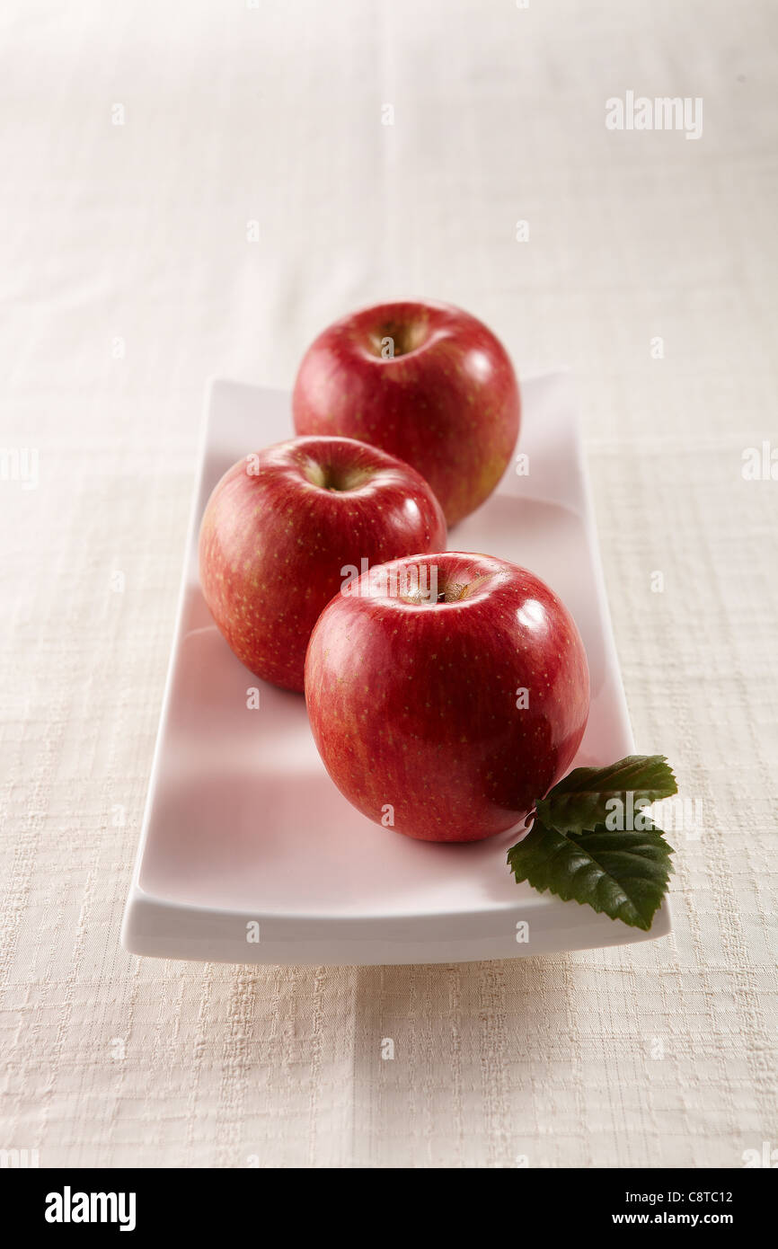 Three apples High Resolution Stock Photography and Images - Alamy