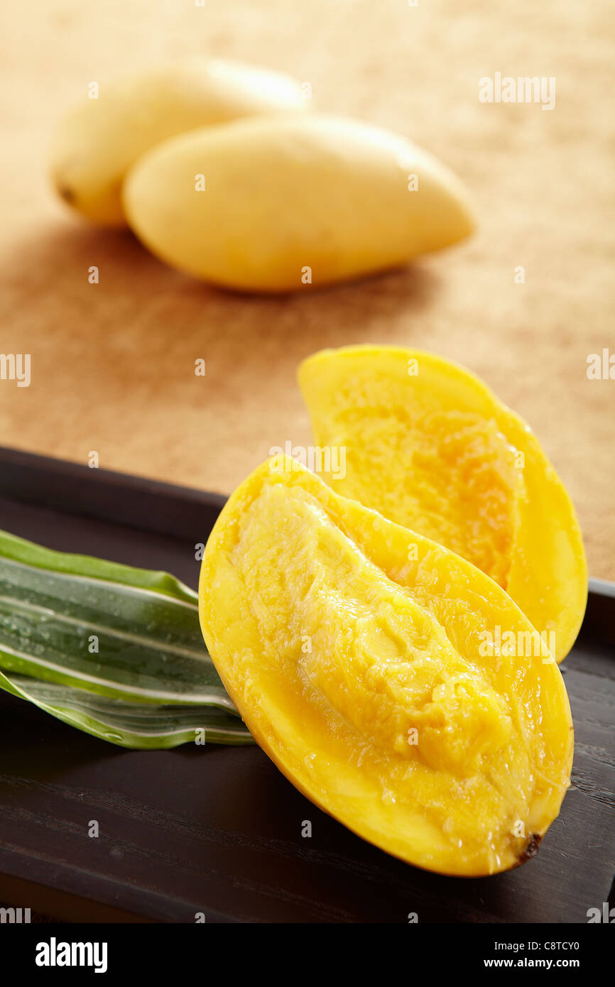 Inside mango hi-res stock photography and images - Alamy