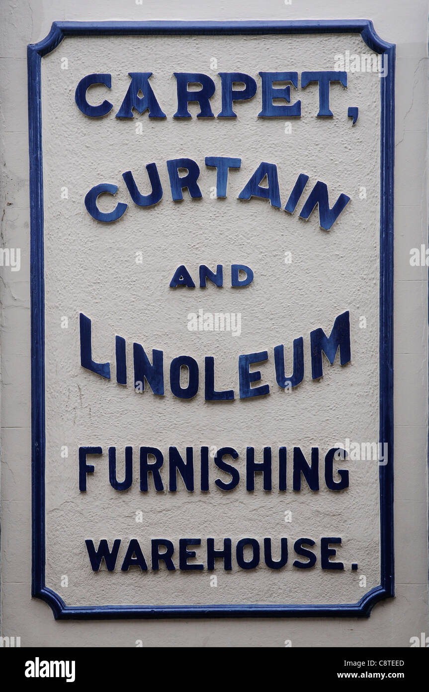 Drapers hi-res stock photography and images - Alamy