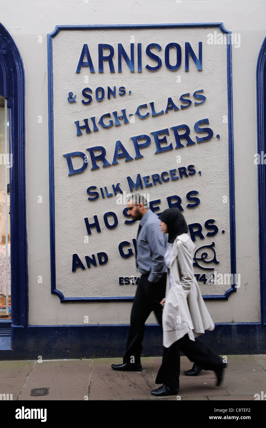 Drapers shop hi-res stock photography and images - Alamy