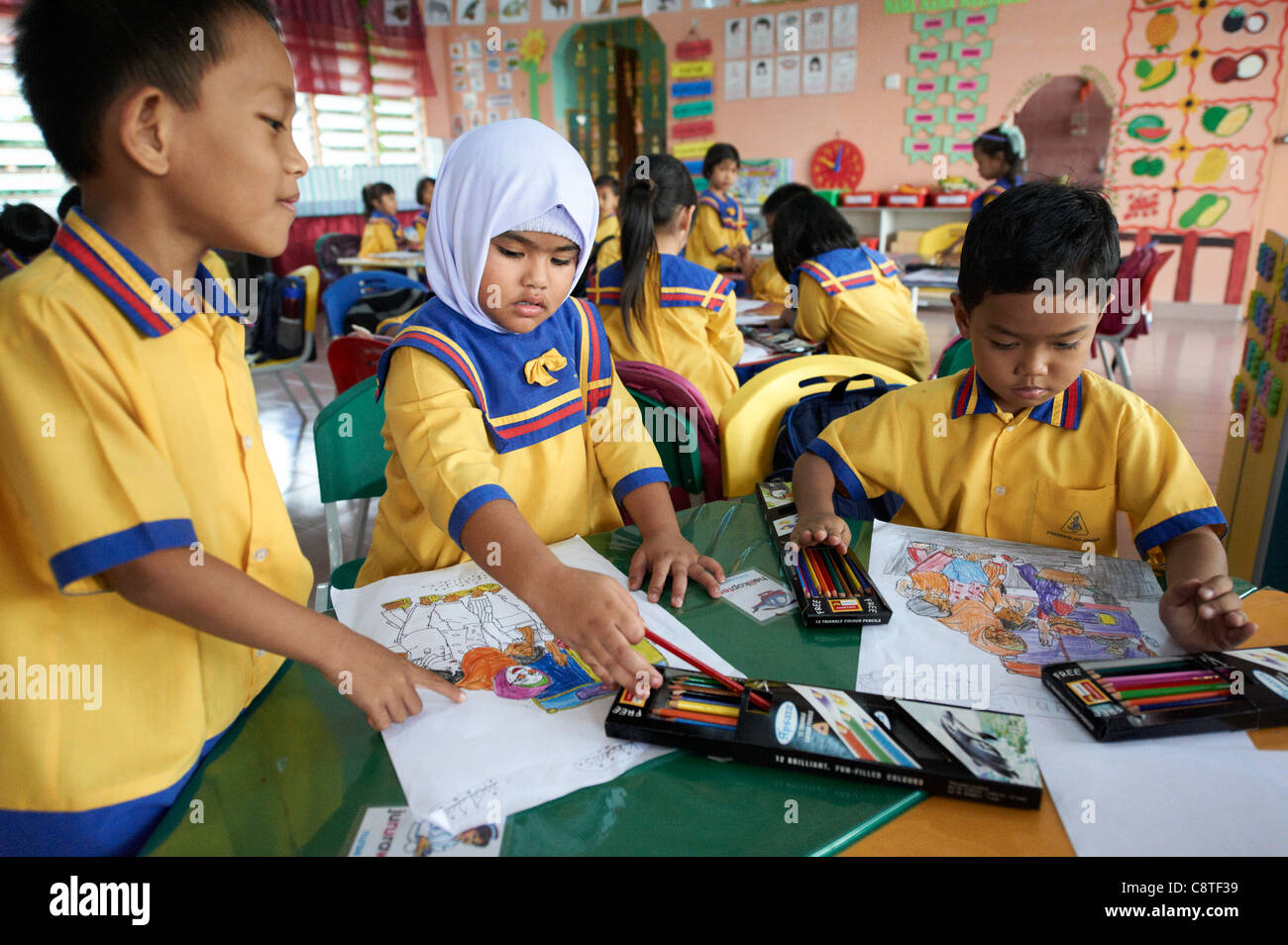 Malaysian children hi-res stock photography and images - Alamy