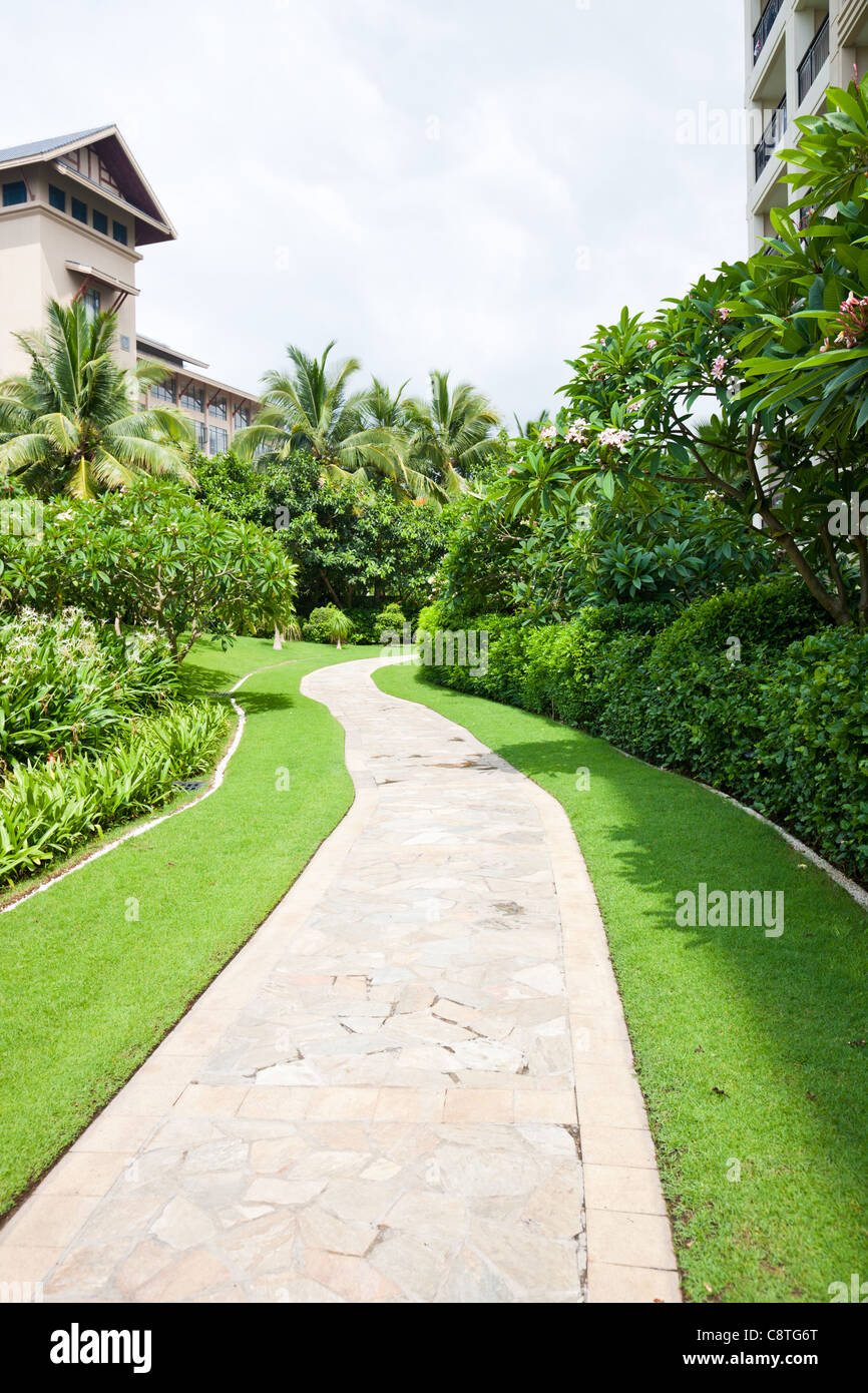 Paved front garden hi-res stock photography and images - Alamy