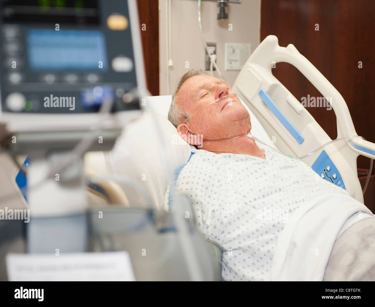 Healthcare man hospital hi-res stock photography and images - Alamy