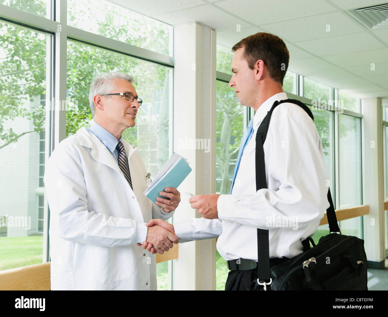 Pharmaceutical representative hi-res stock photography and images - Alamy