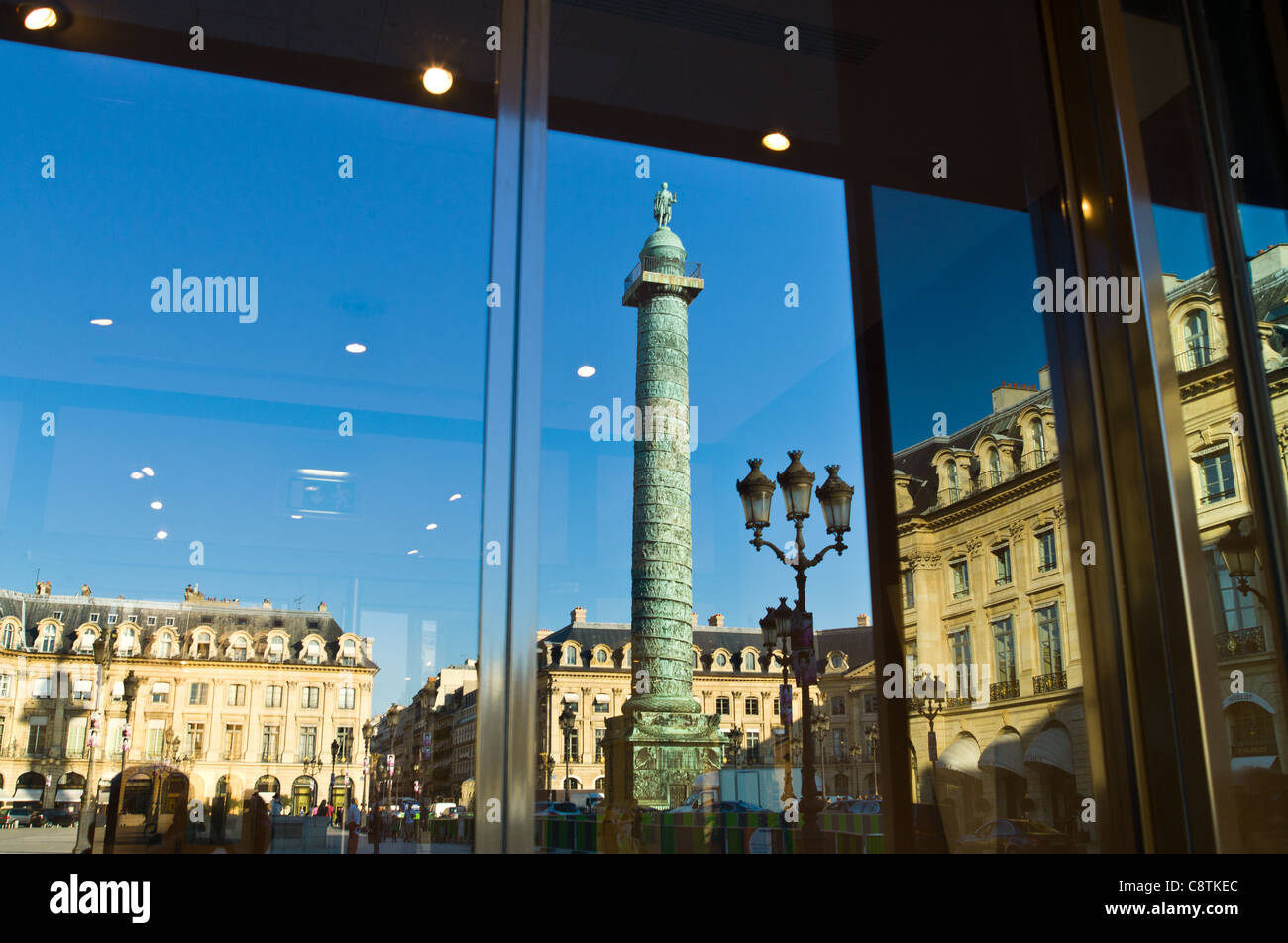 Reflection in column hi-res stock photography and images - Alamy